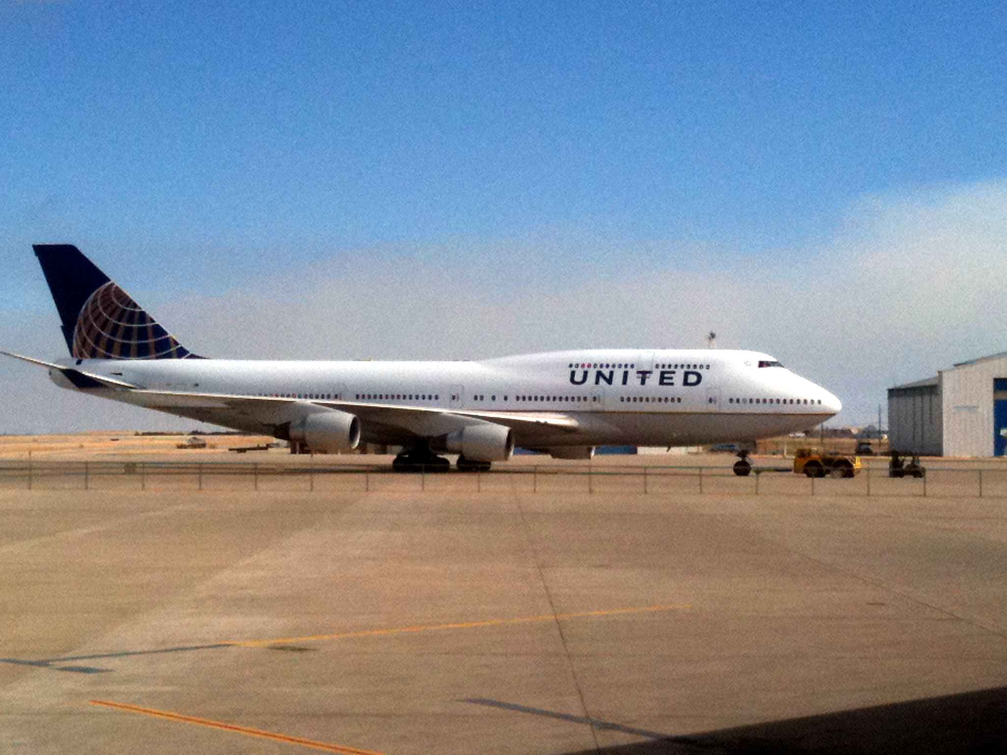 UAL747 : AirlineReporter