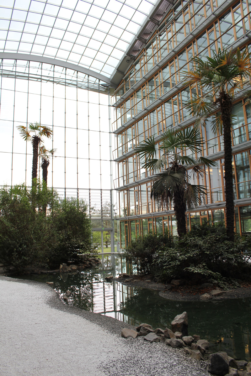 LHq : AirlineReporter