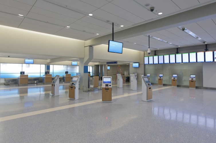 American Airlines New Look Arrives at DFW International Airport ...