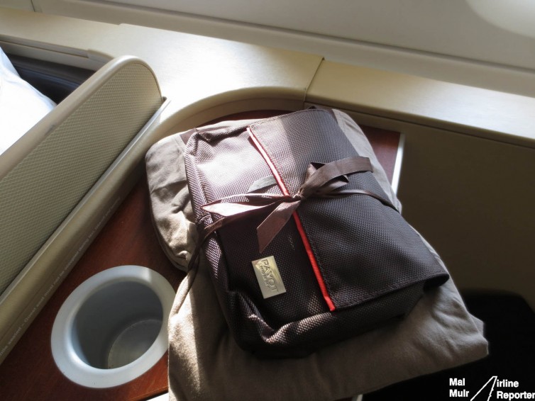 Amenity Kit & PJs Qantas A380 First Class : AirlineReporter