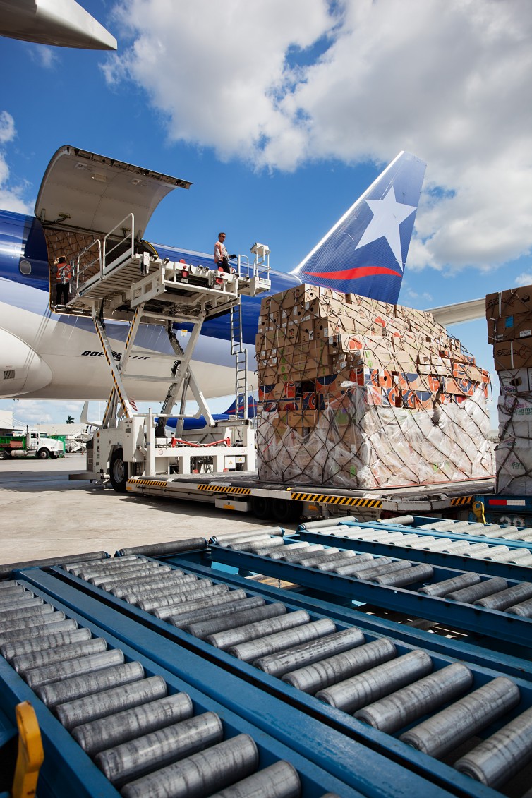 Shipping Flowers via LAN Cargo : AirlineReporter