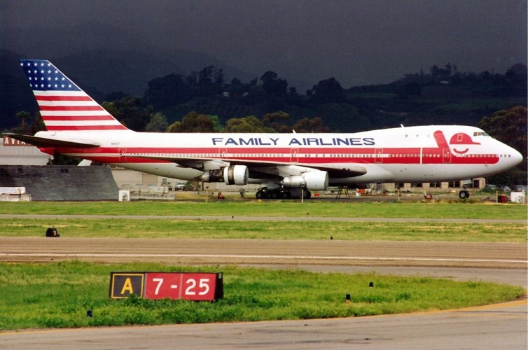 Family_Airlines_Boeing_747-100_Maiwald : AirlineReporter