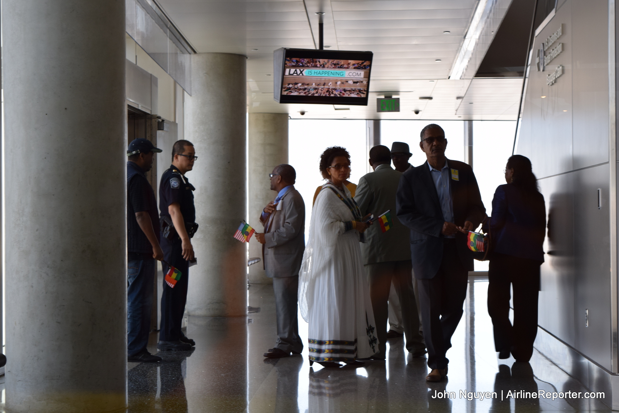 03a – First pax to deplane : AirlineReporter