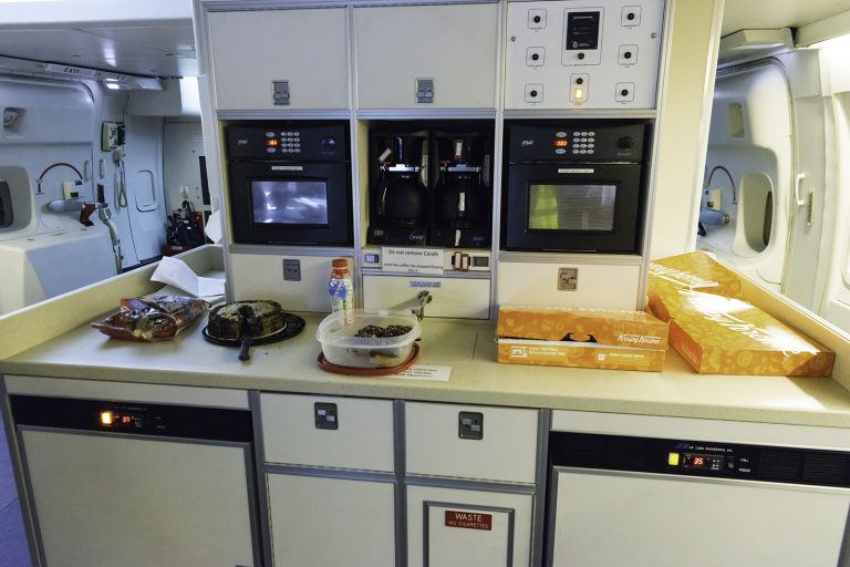 SOFIA 747SP Part 2: The Interior Tour and Flight : AirlineReporter