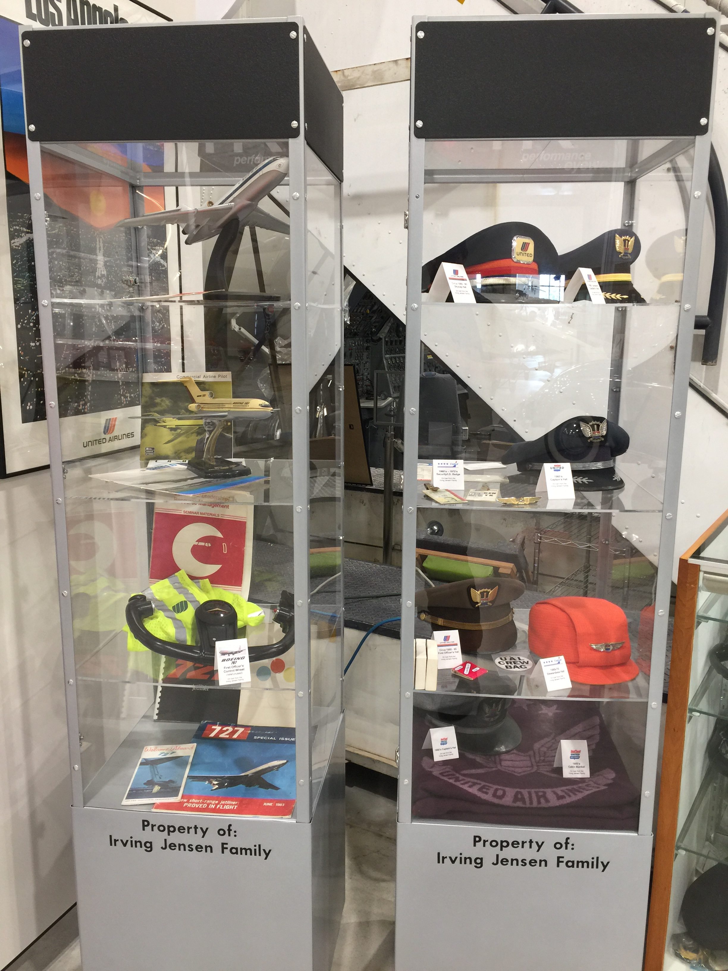 Uniform displays : AirlineReporter