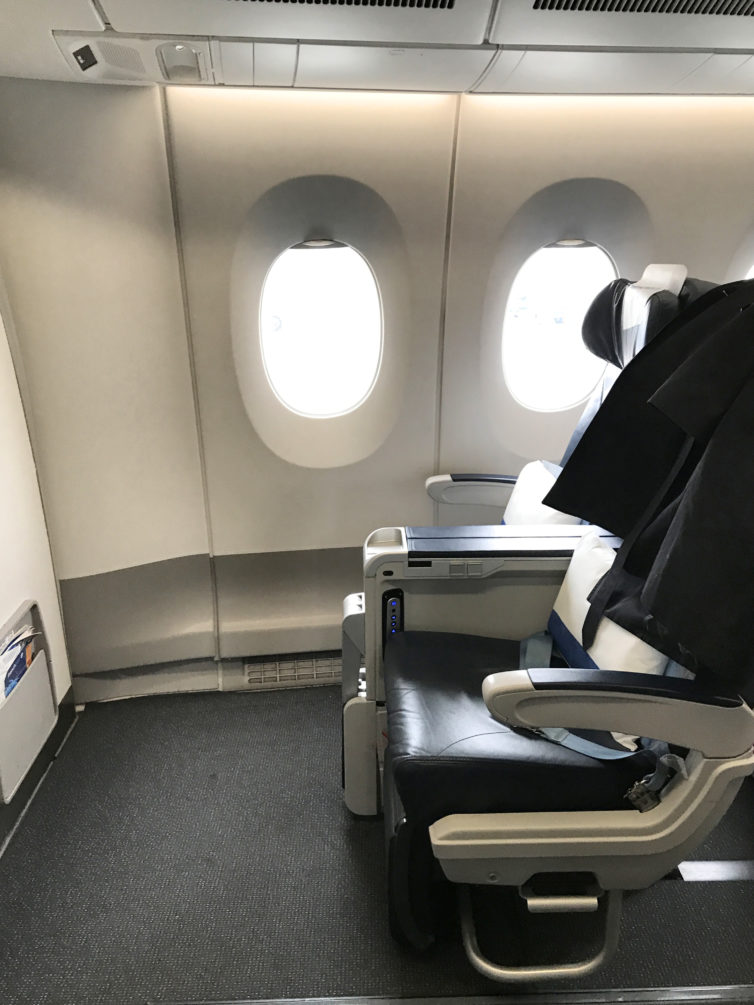 An economically elegant flight to Paris with French Bee ...