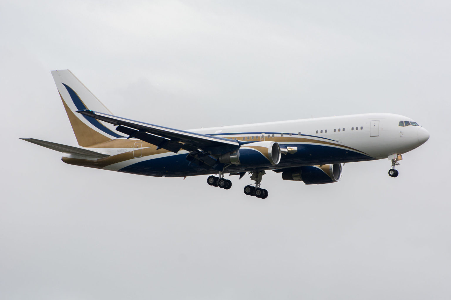 Chad has operated a number of different aircraft, including an MD-87 ...