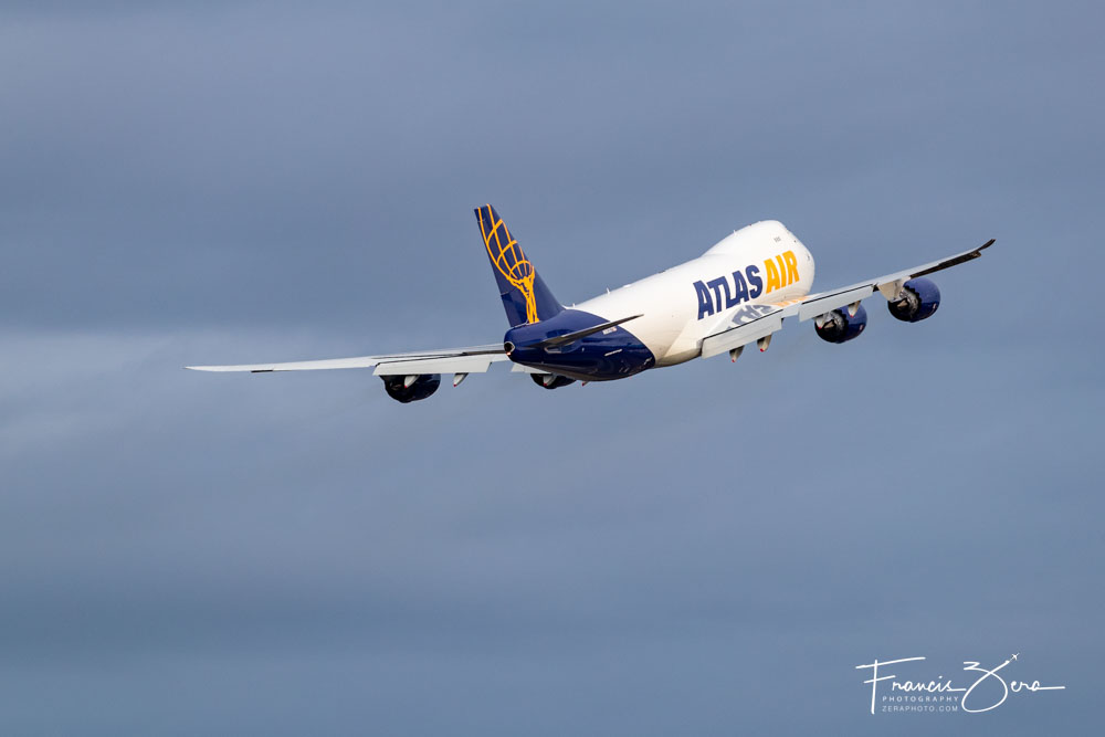 Long live the queen of the skies – the final 747 flies away from the ...