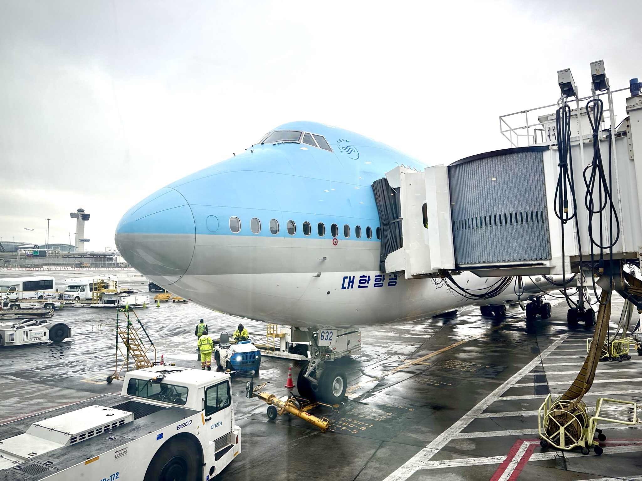 JAL’s 777-300ER Business Class, New York to Tokyo : AirlineReporter